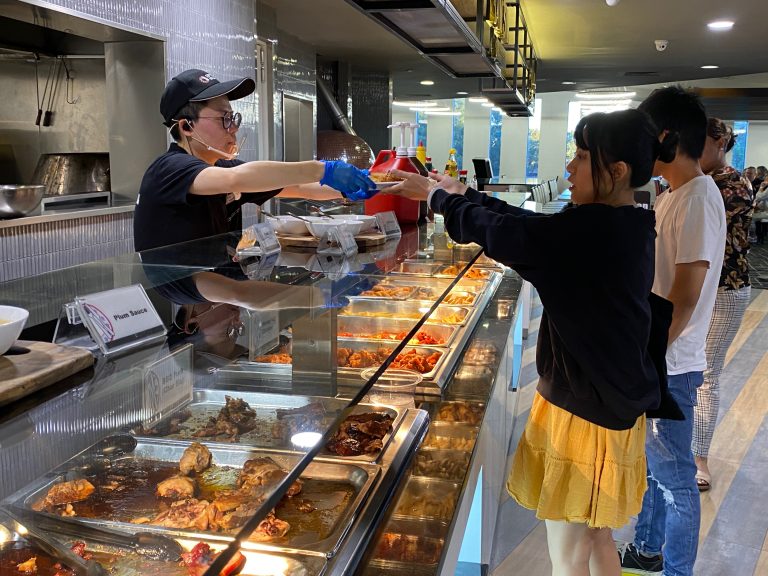 Hot in the City - Star Buffet at Burns Club Canberra | This is Canberra